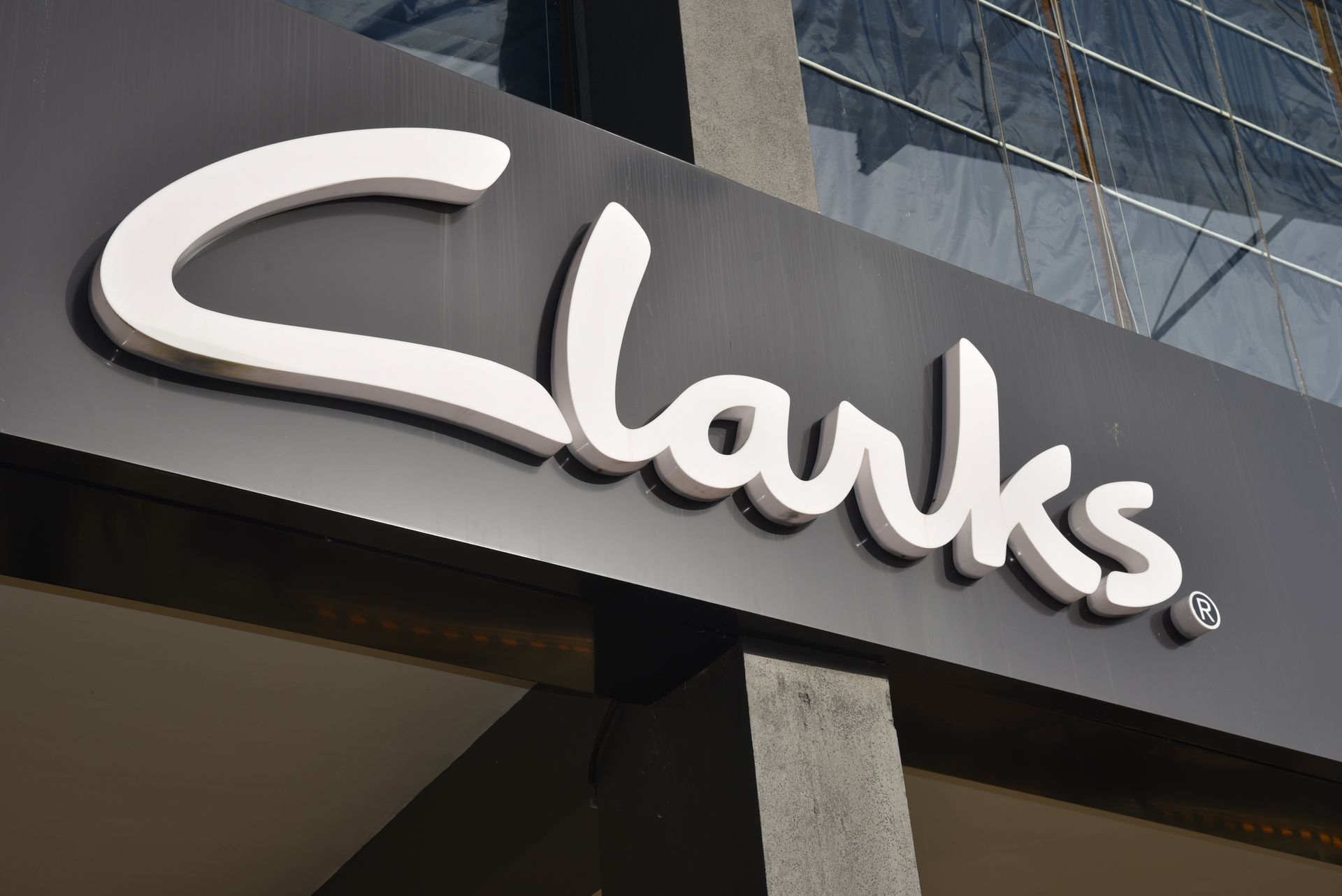 Dubai Signage Manufacturers | Thunder & Neon — Custom Signs